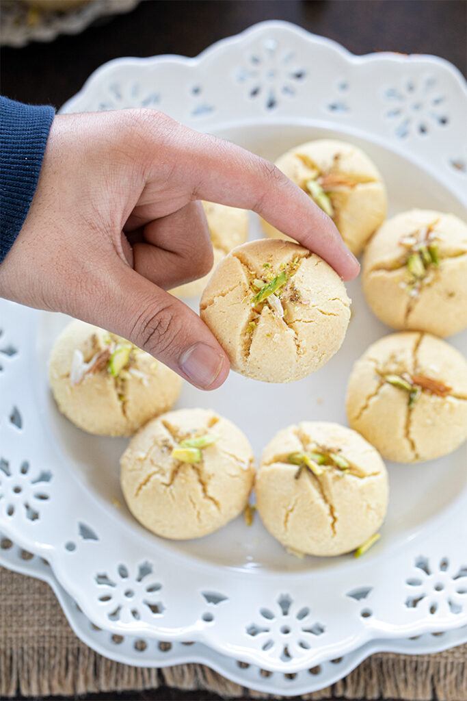 Nankhatai Recipe (Indian butter cookies) - Ruchiskitchen