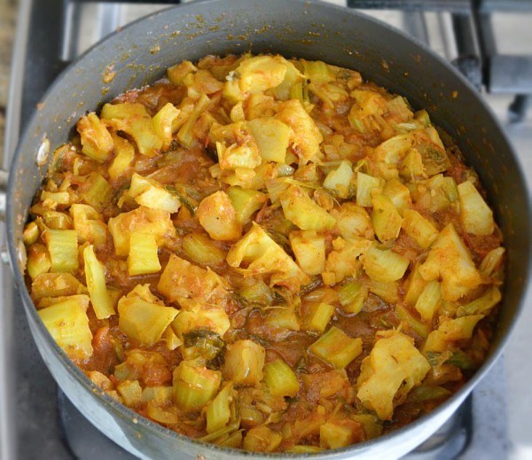 Gobi ke Danthal ki Sabzi