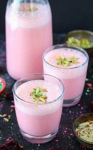 Gulkand Strawberry Milkshake (Holi drinks) - Ruchiskitchen