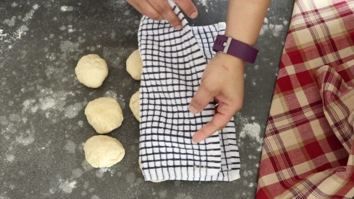 Tandoori Garlic Roti on Tawa ( Whole wheat Tandoori Roti) - Ruchiskitchen