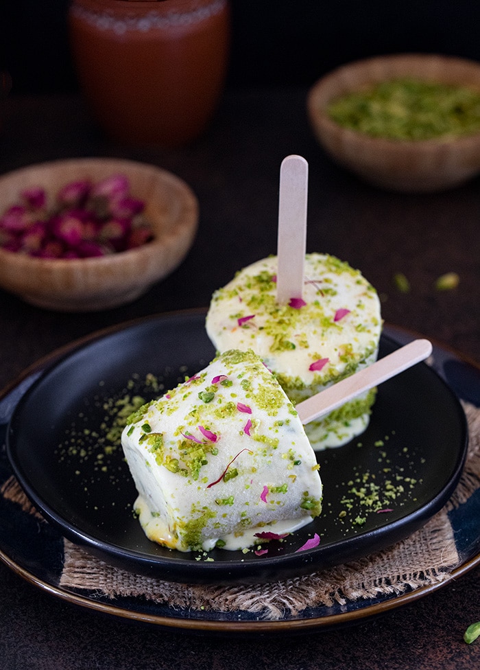 Kesar Pista Kulfi (Step-by-step recipe) - Ruchiskitchen