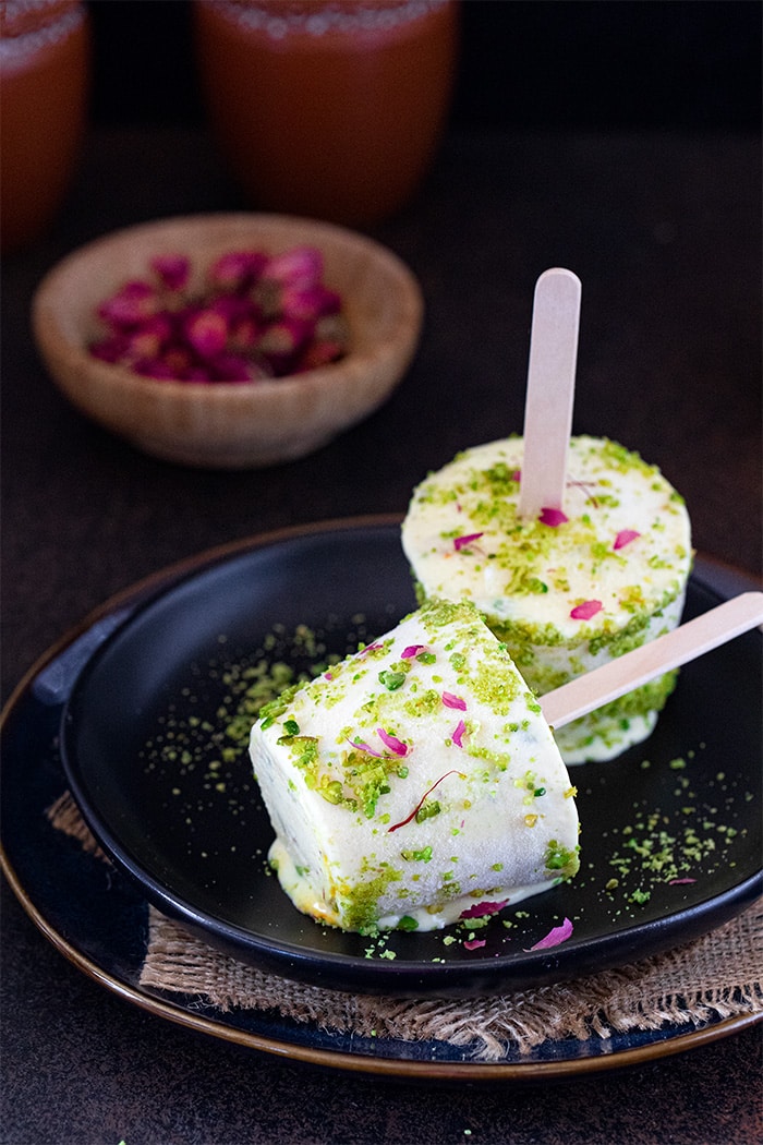 Kesar Pista Kulfi (Step-by-step recipe) - Ruchiskitchen