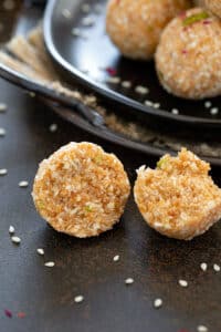 Til Ke Ladoo, (Sesame Seeds Ladoo) - Ruchiskitchen